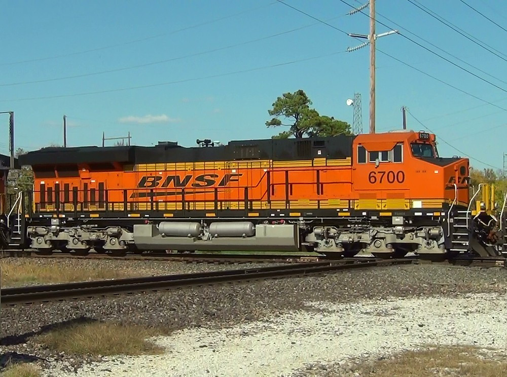 BNSF 6700